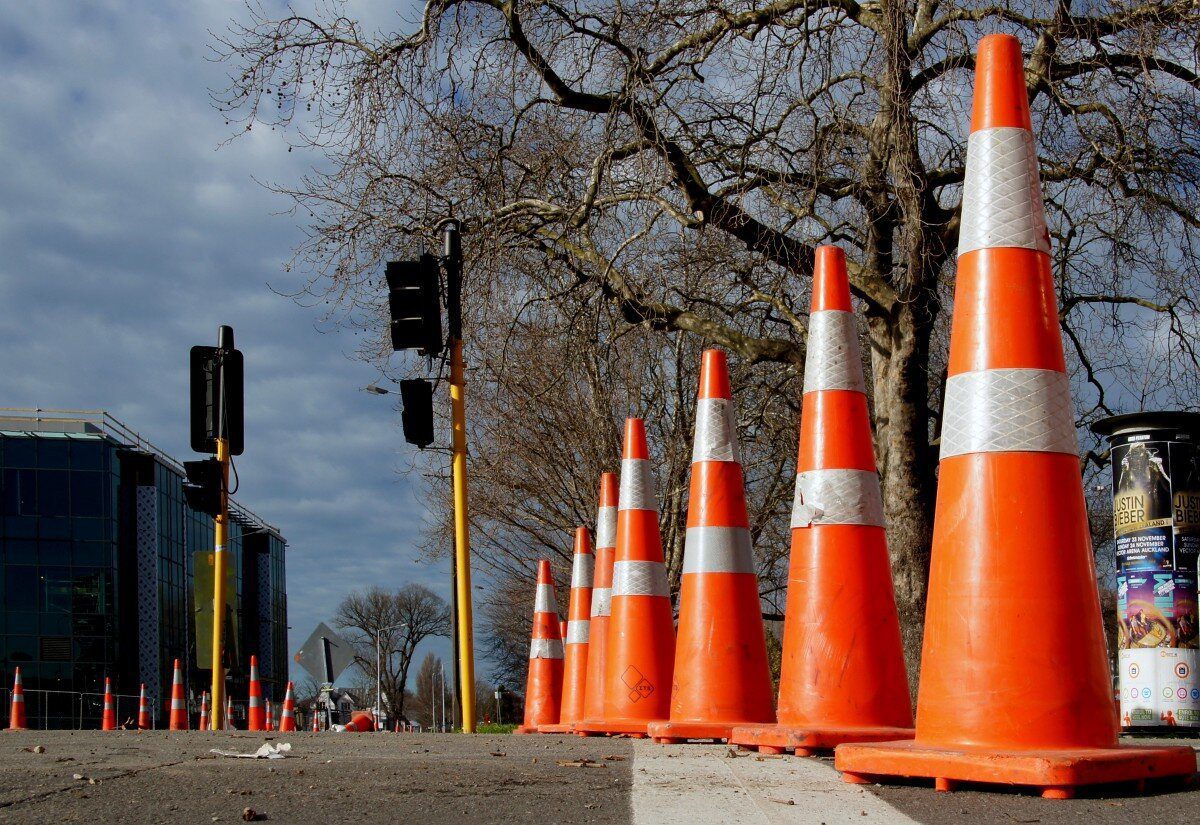 Multi-way traffic lights on Finchampstead Road – Wokingham.Today