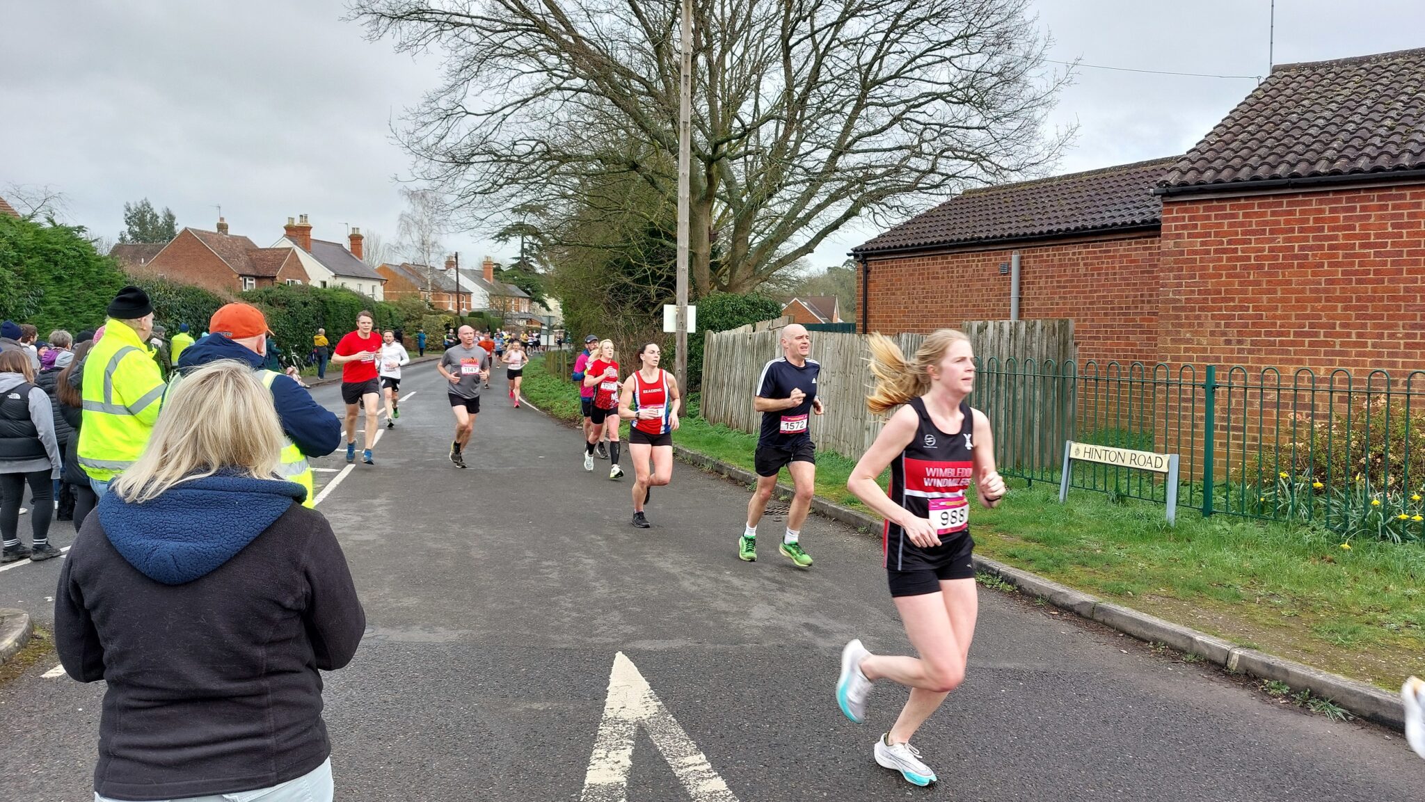 Hurst crowds cheer on runners taking part in the David Cliff Wokingham ...